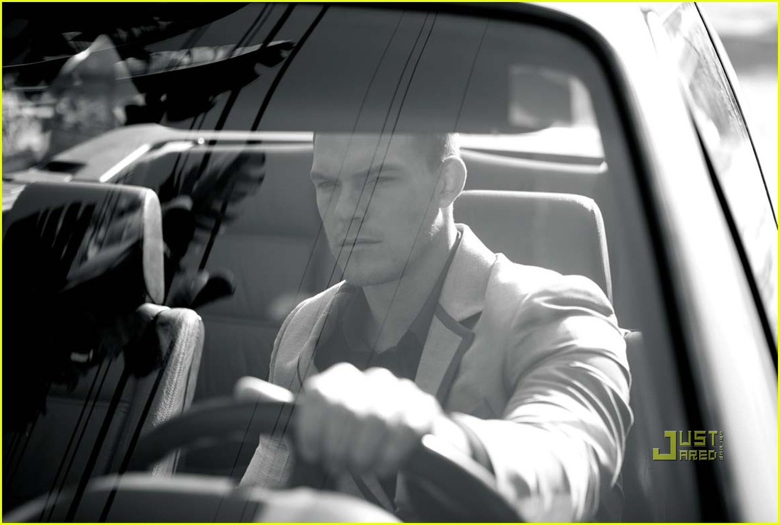 Alan Ritchson picture