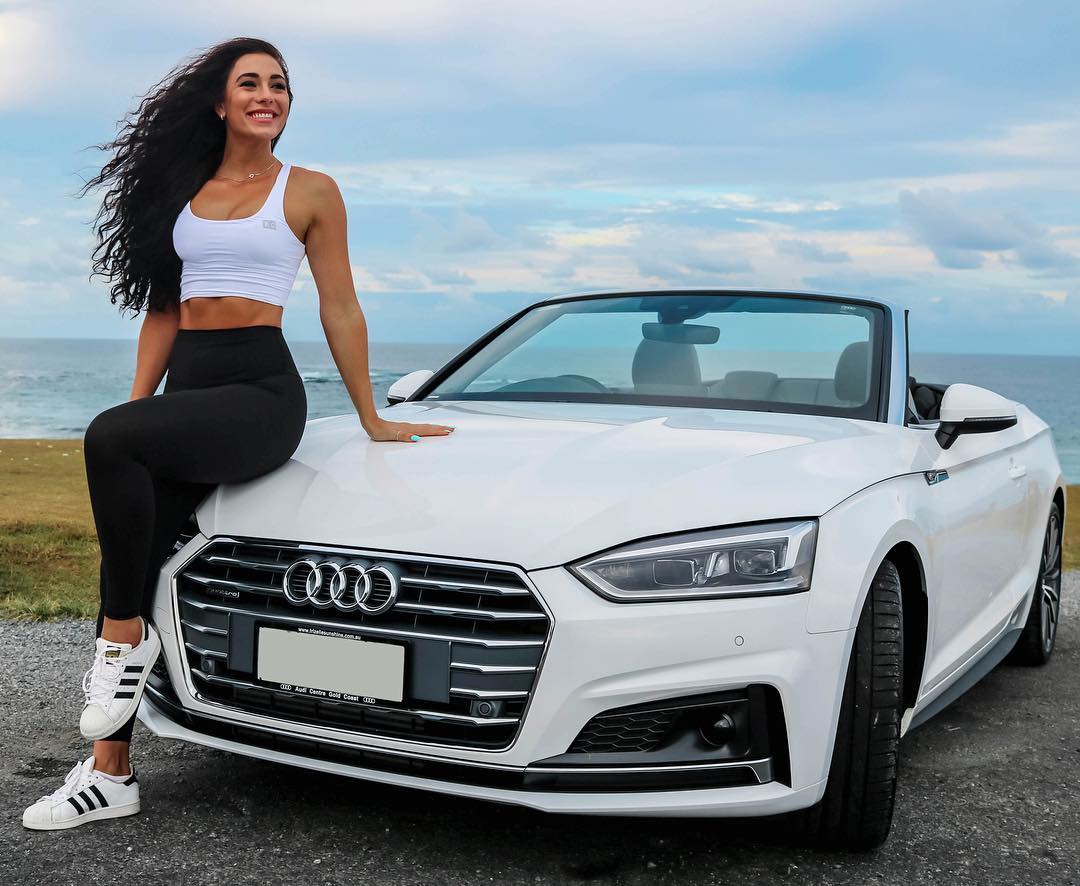 Picture of Danielle Robertson