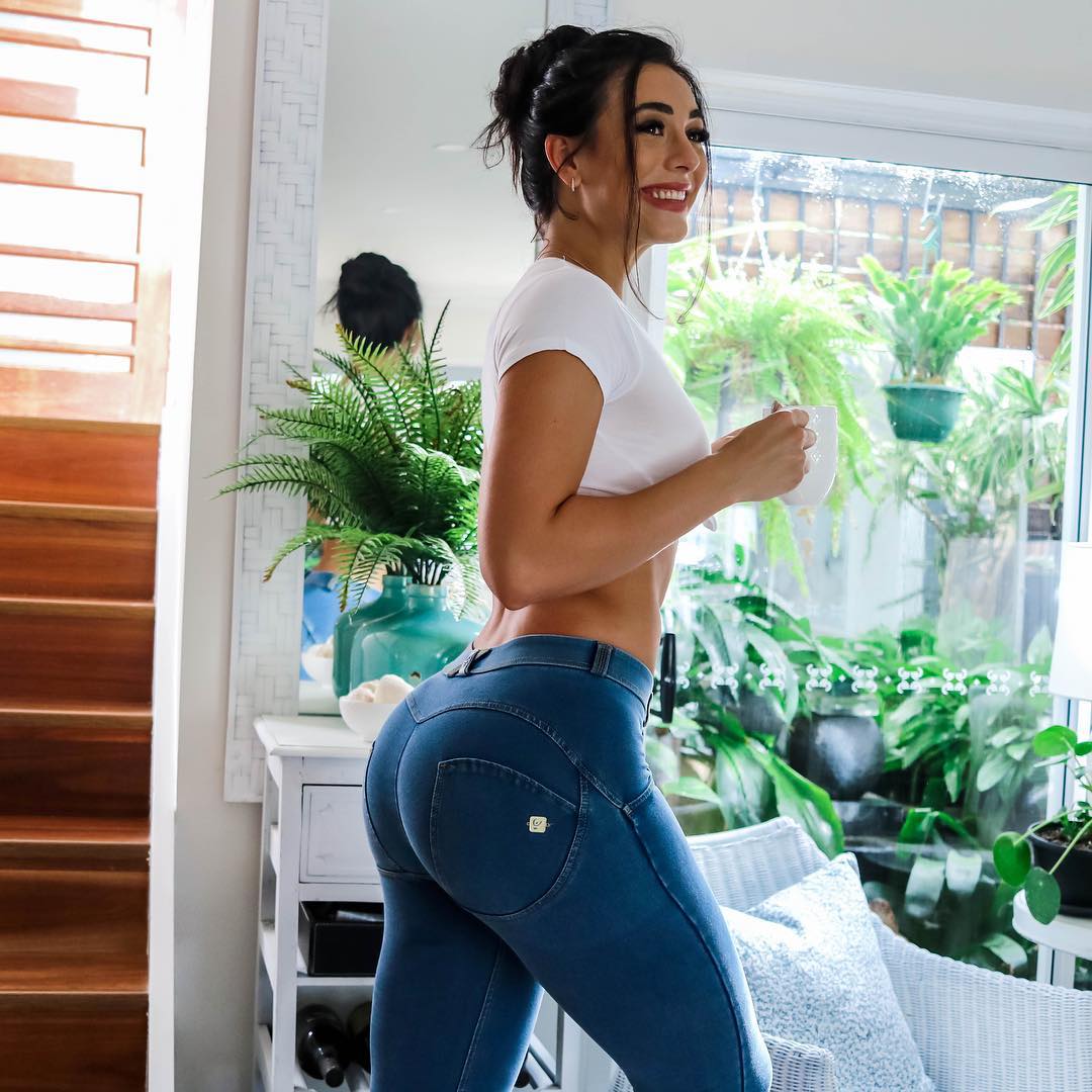 Picture of Danielle Robertson