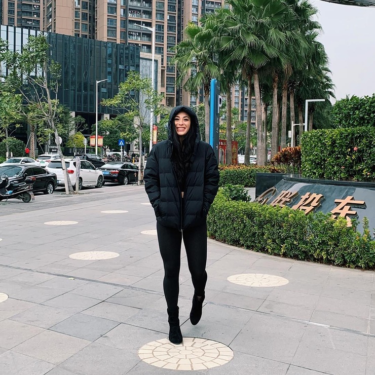 Danielle Robertson image