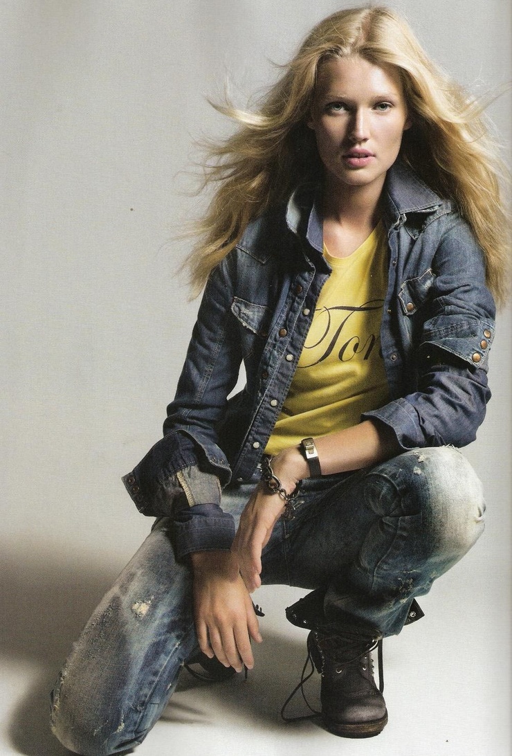 Picture of Toni Garrn