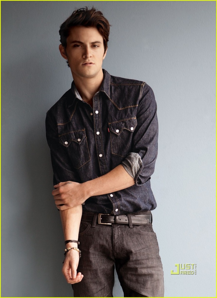 Picture of Shiloh Fernandez