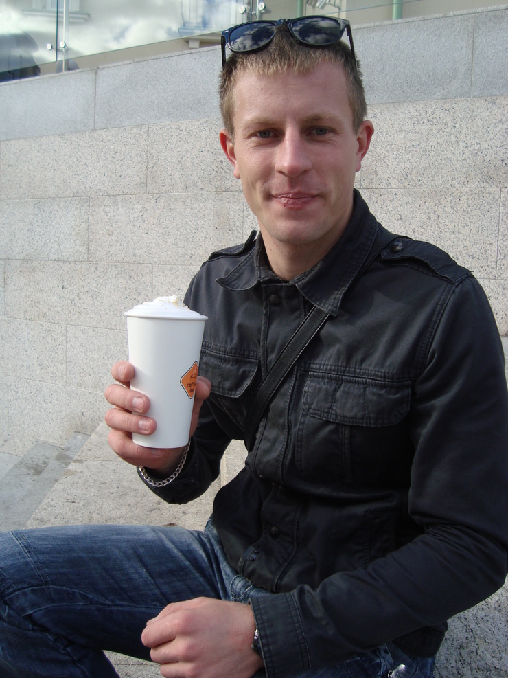 Listal - List the stuff you love! Movies, TV, music, games and books