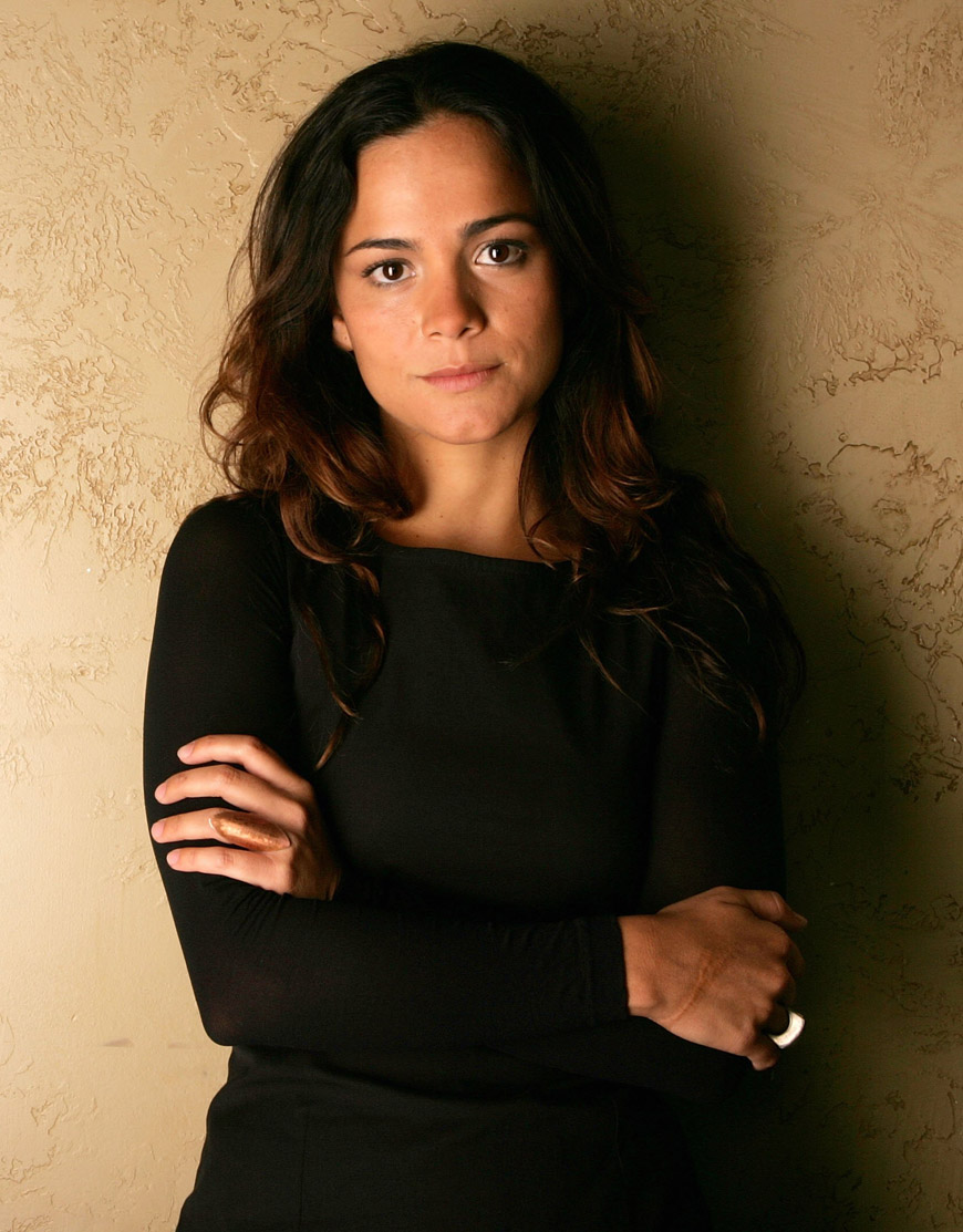 Alice Braga picture