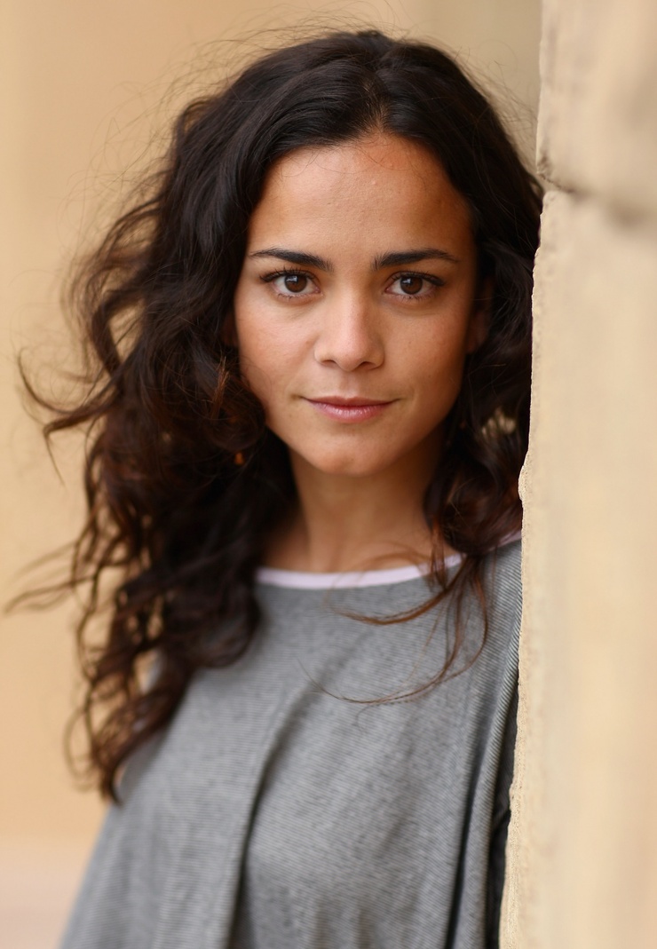 Image of Alice Braga