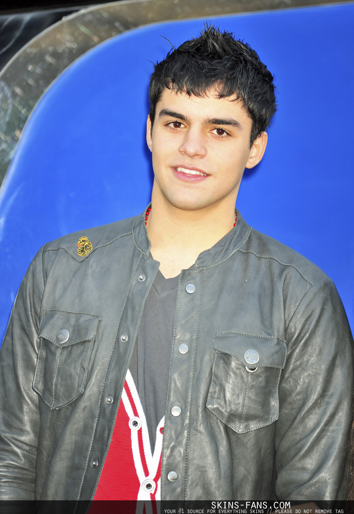 Picture of Sean Teale