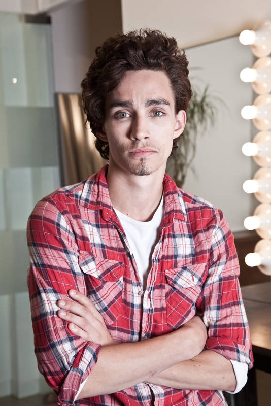 Picture of Robert Sheehan