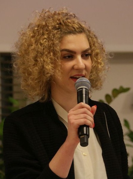 Picture of Laura Wiesböck