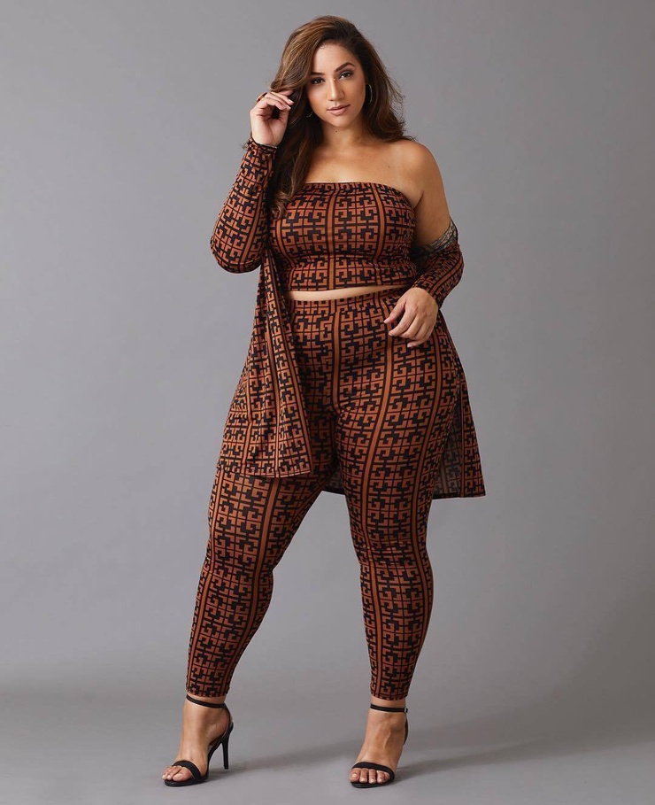 Picture of Erica Lauren (Plus Size Model)