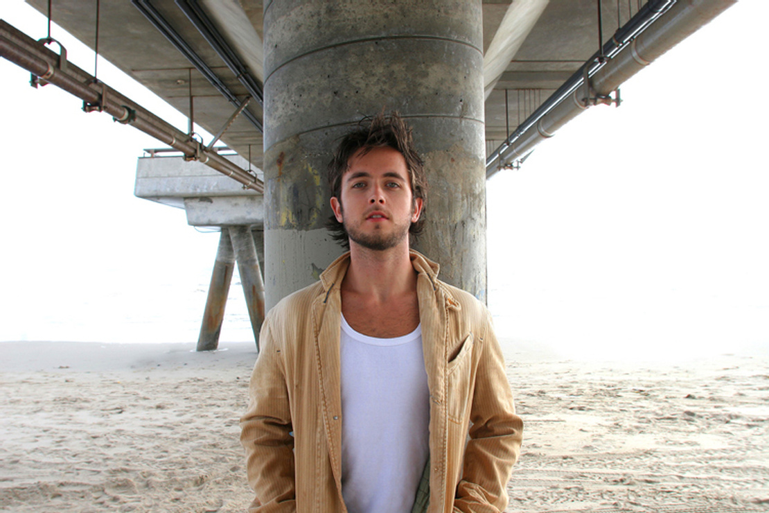 Picture of Justin Chatwin