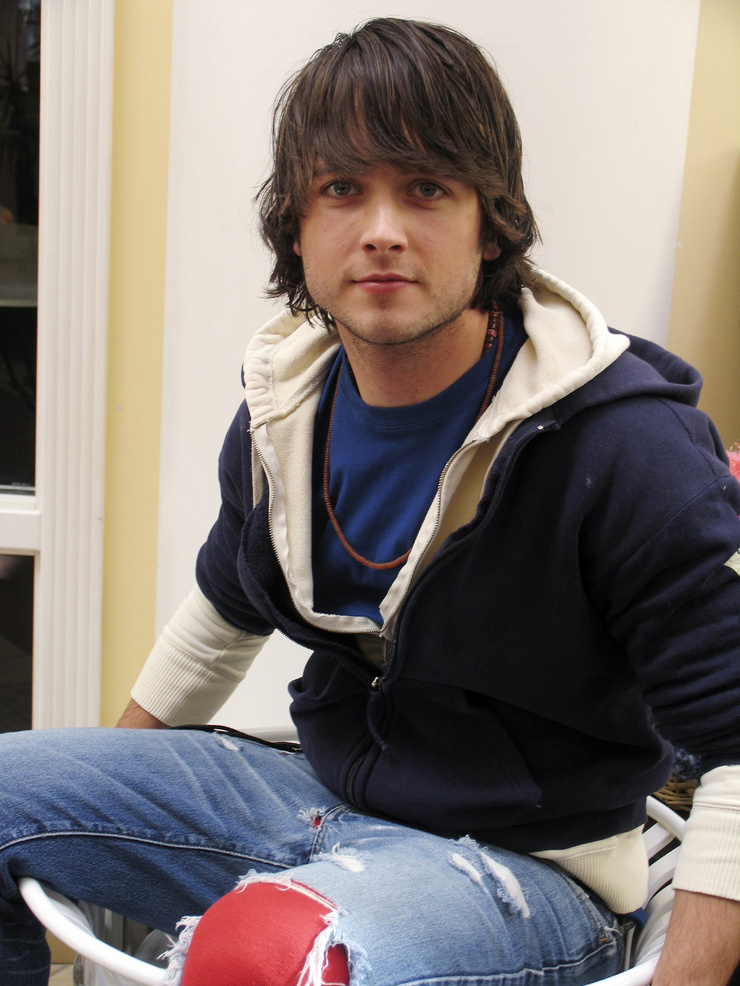 Justin Chatwin image