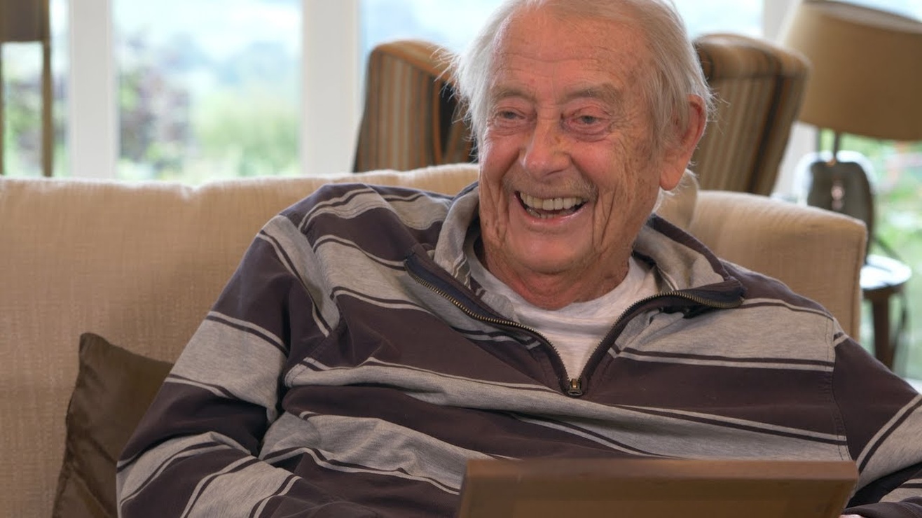 Picture of Derek Fowlds