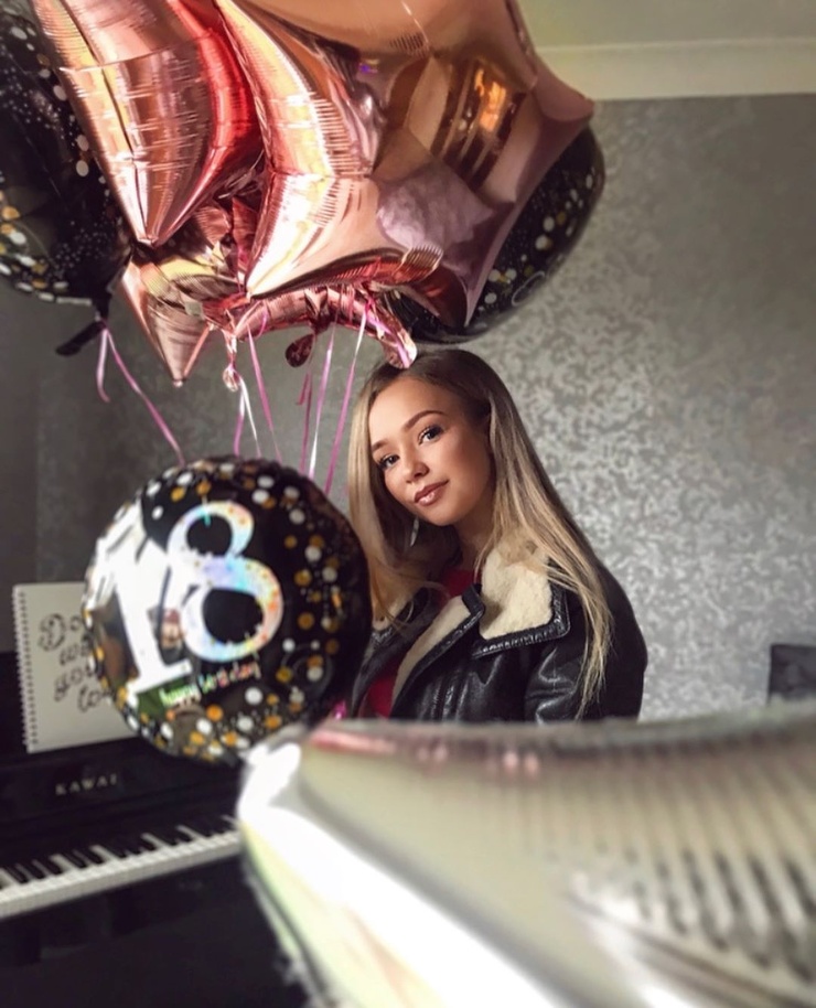 Connie Talbot image