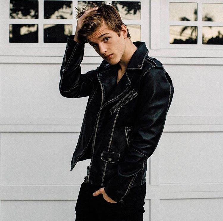 Picture of Alex Lange