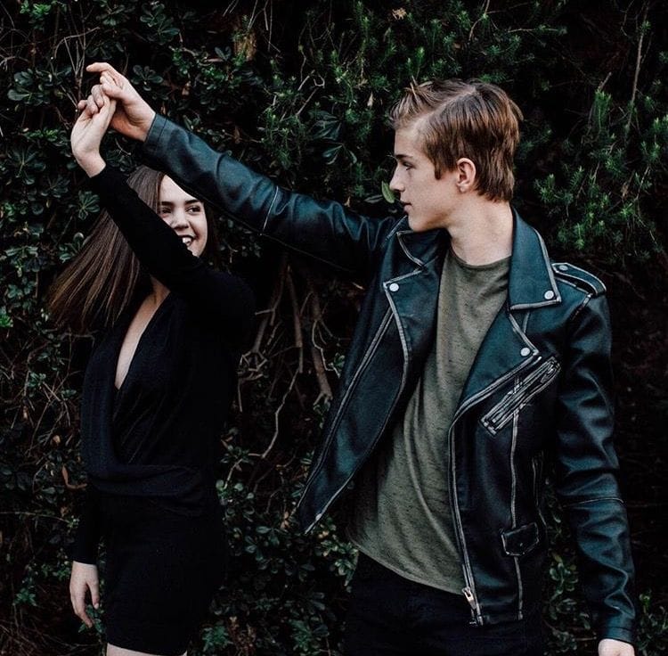 Alex Lange image