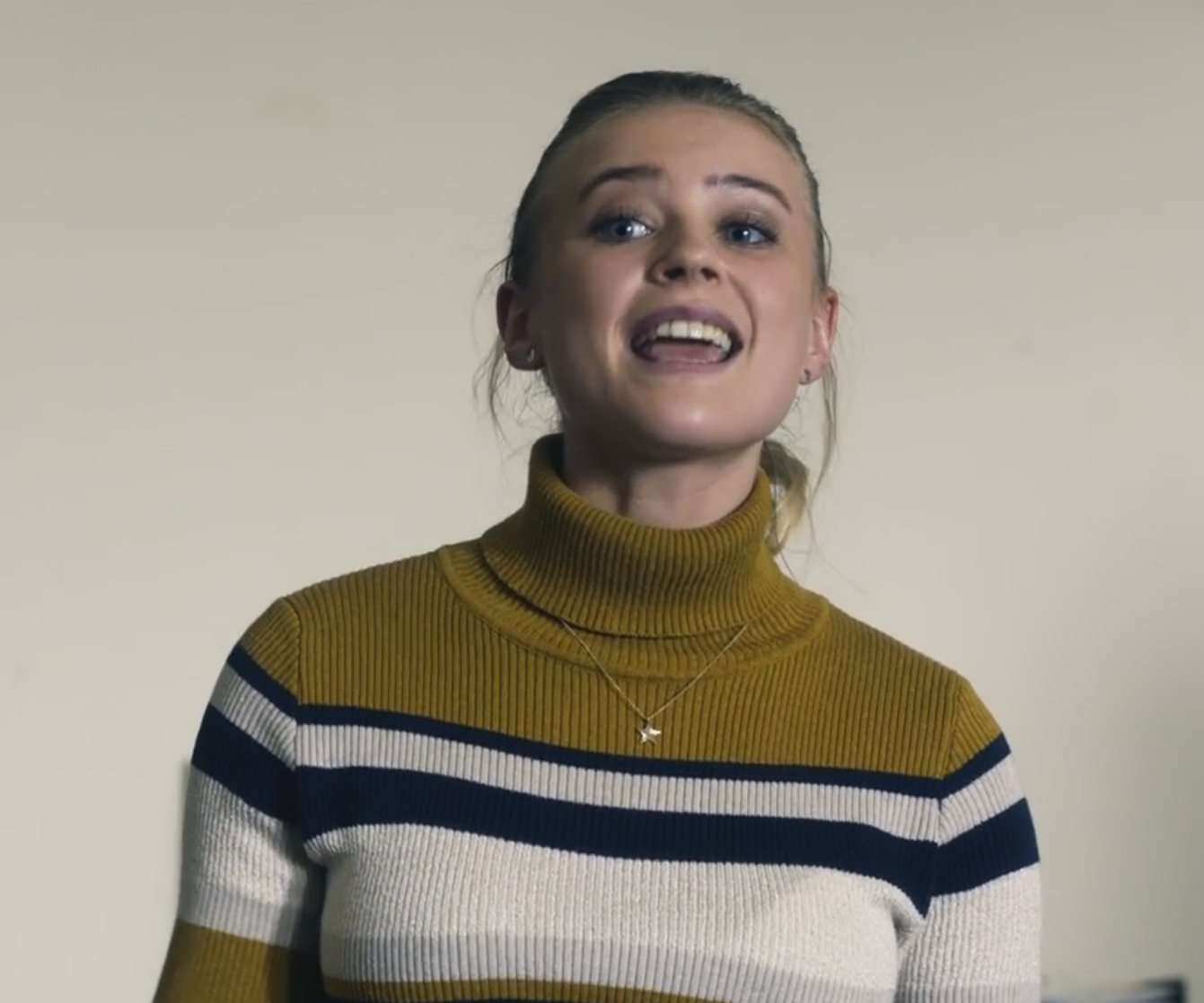 Jeanne Goursaud as "Lisa"