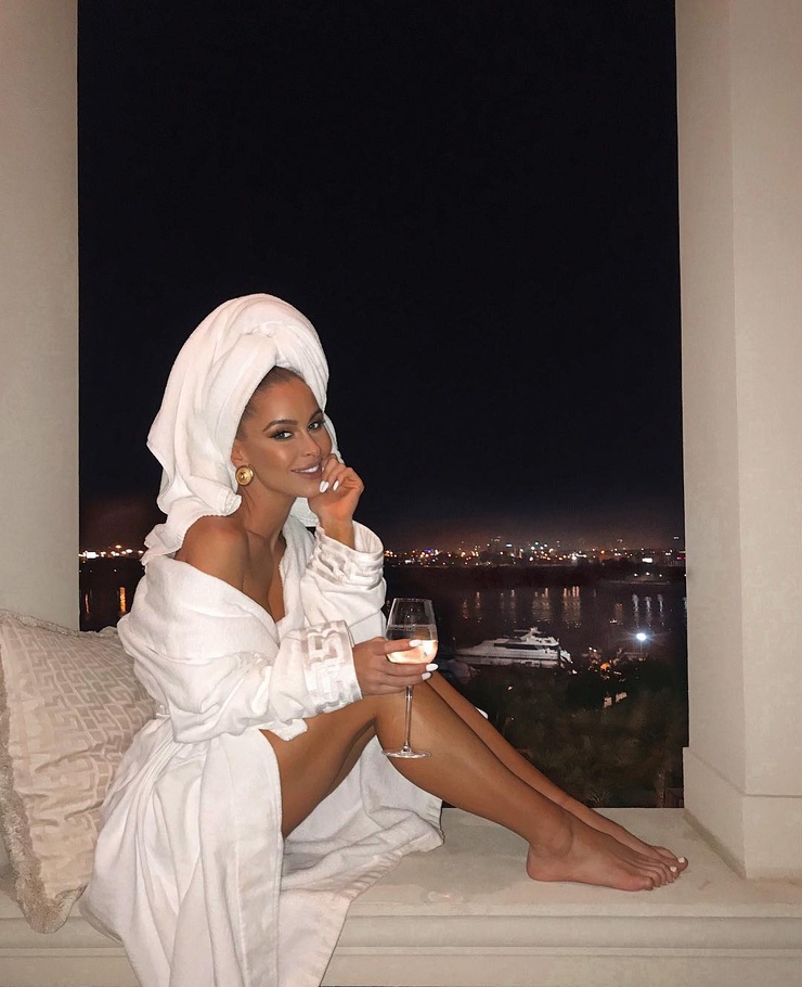 Ellie Gonsalves image