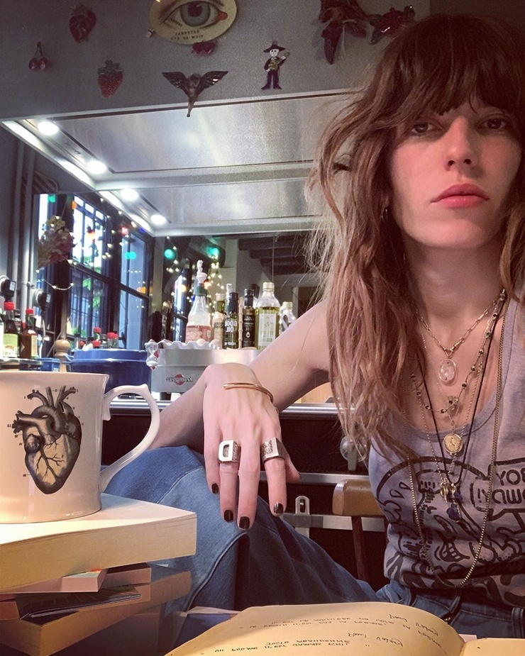 Lou Doillon image