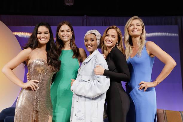 Paulina Porizkova, Robin Holzken, Haley Kalil, Ann