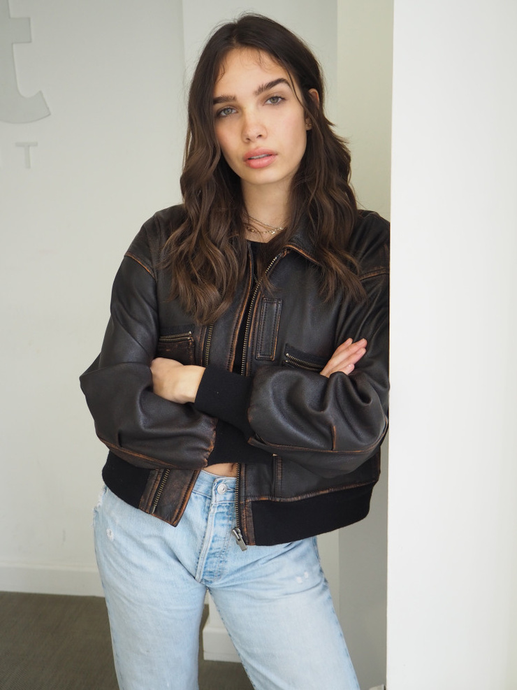 Picture of Hana Cross