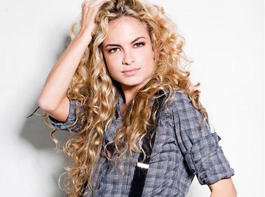 Lua Blanco image