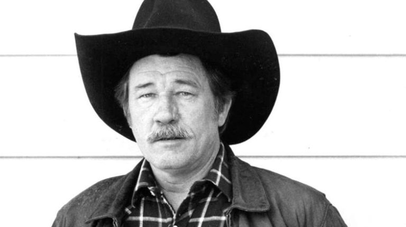 Picture of James Gammon