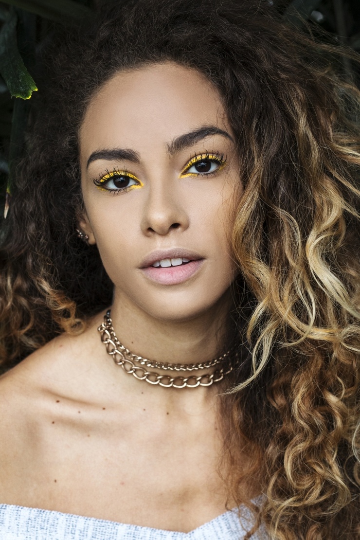 Flávia Santiago picture