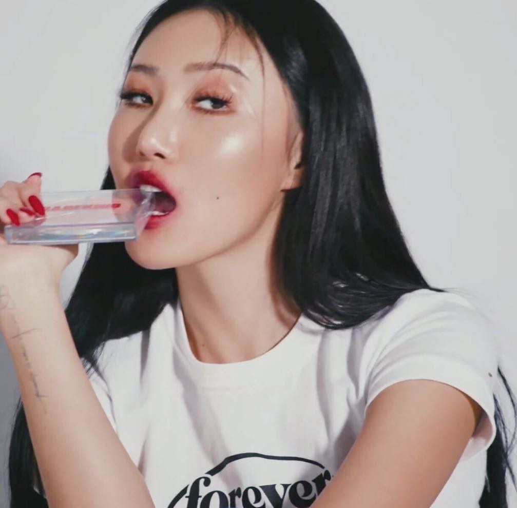 Hwasa picture