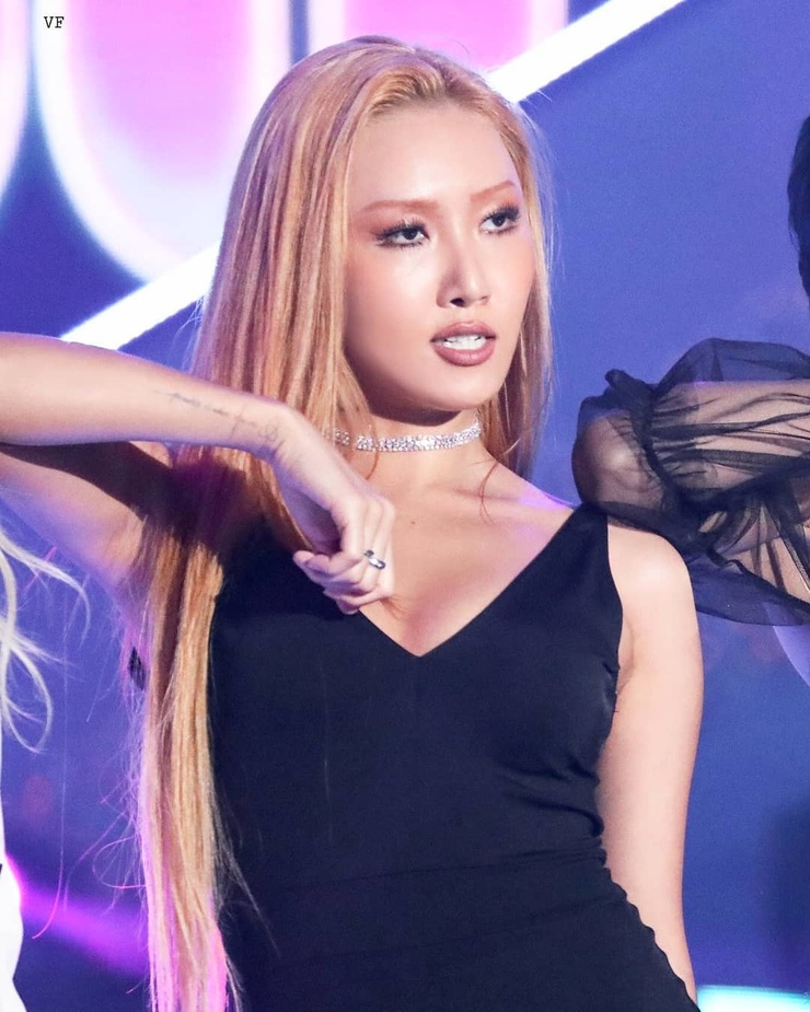 Hwasa picture