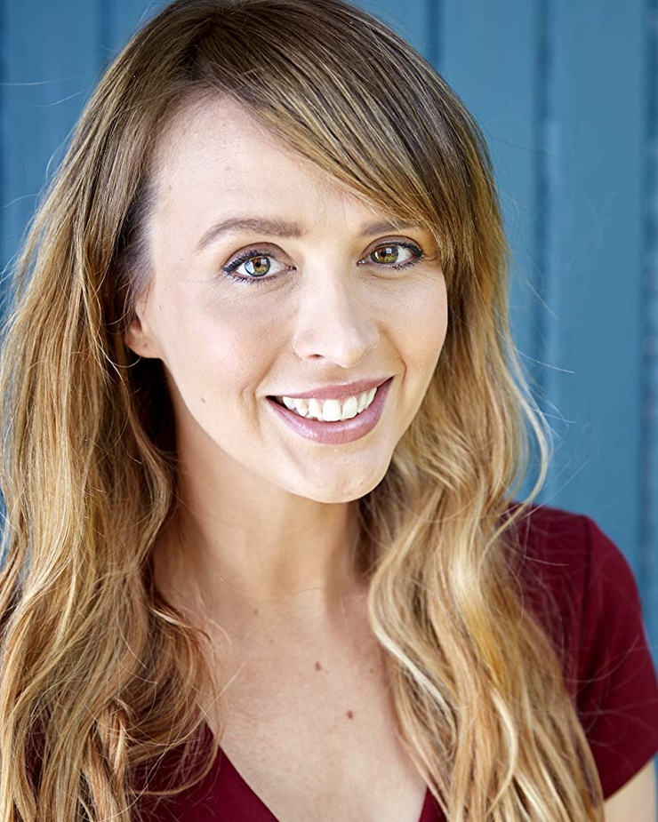 Picture of Lara Deam