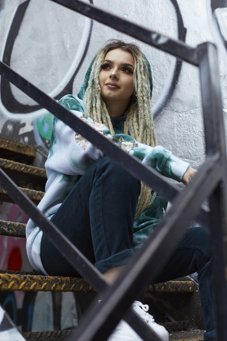 Zhavia picture