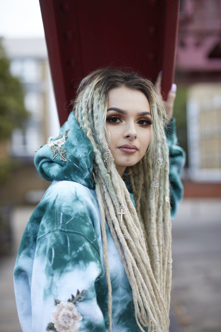 Picture of Zhavia