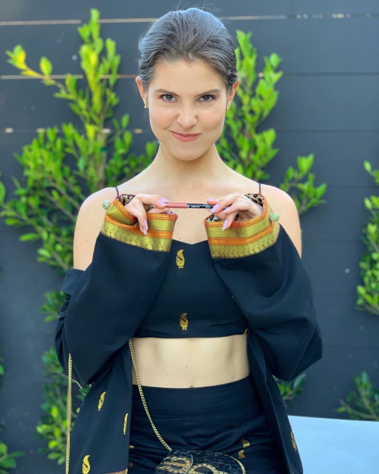 Picture of Amanda Cerny