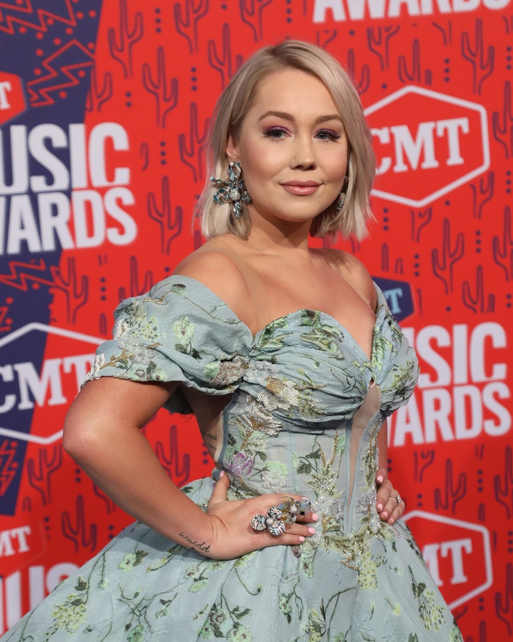 RaeLynn picture