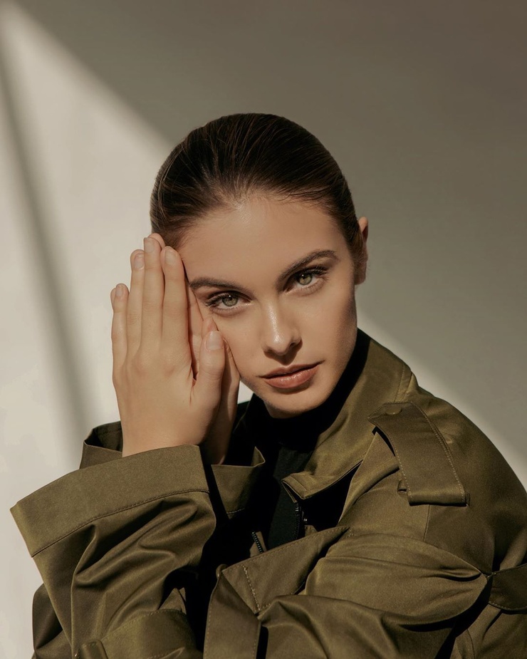 Picture of Carmella Rose