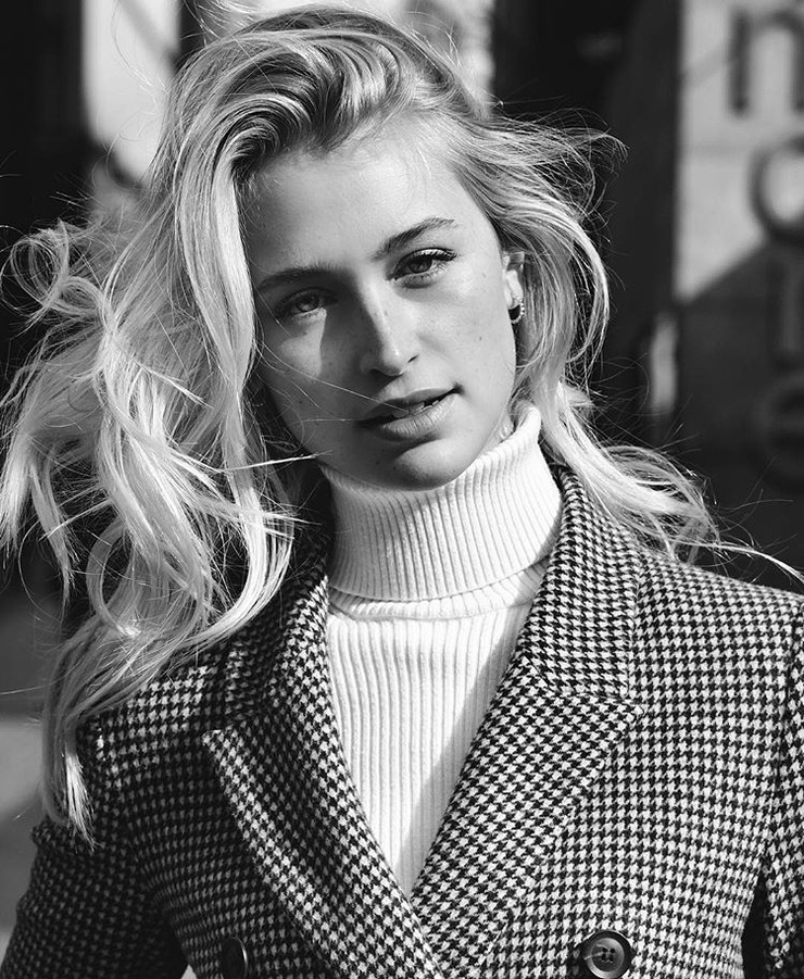 Picture of Lilly Lueesse