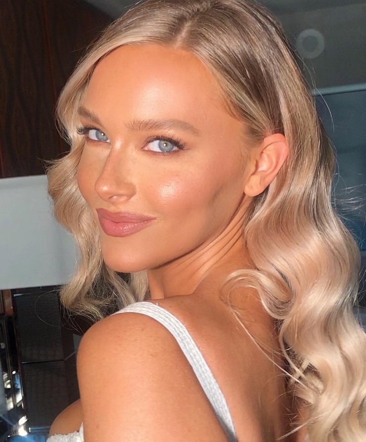 Picture Of Camille Kostek