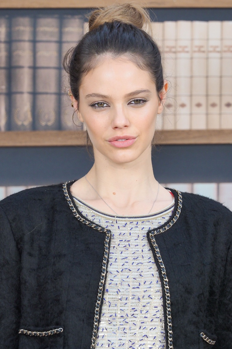 Picture of Laura Neiva