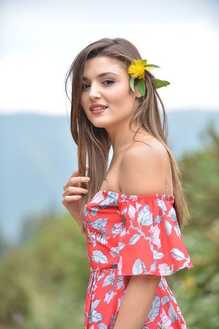 Picture of Hande Erçel