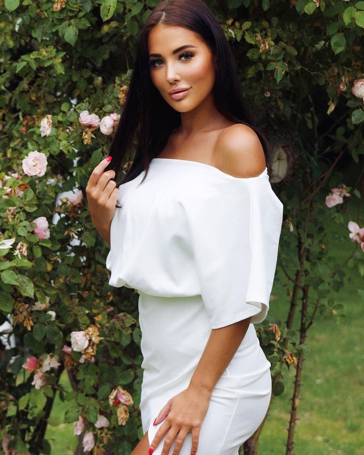 Yazmin Oukhellou picture