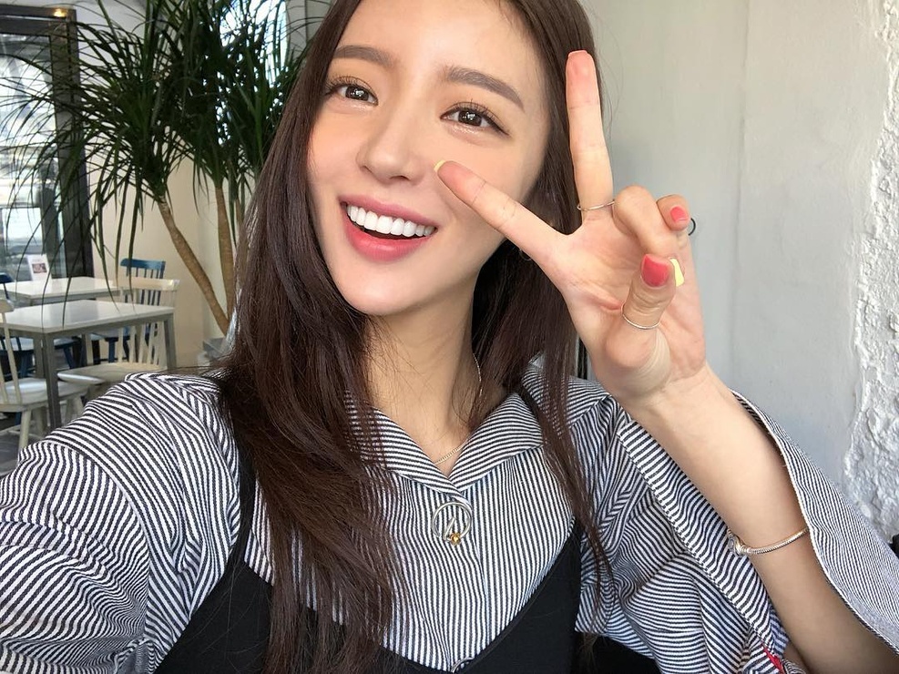 Picture of Hong Ji-Yoon