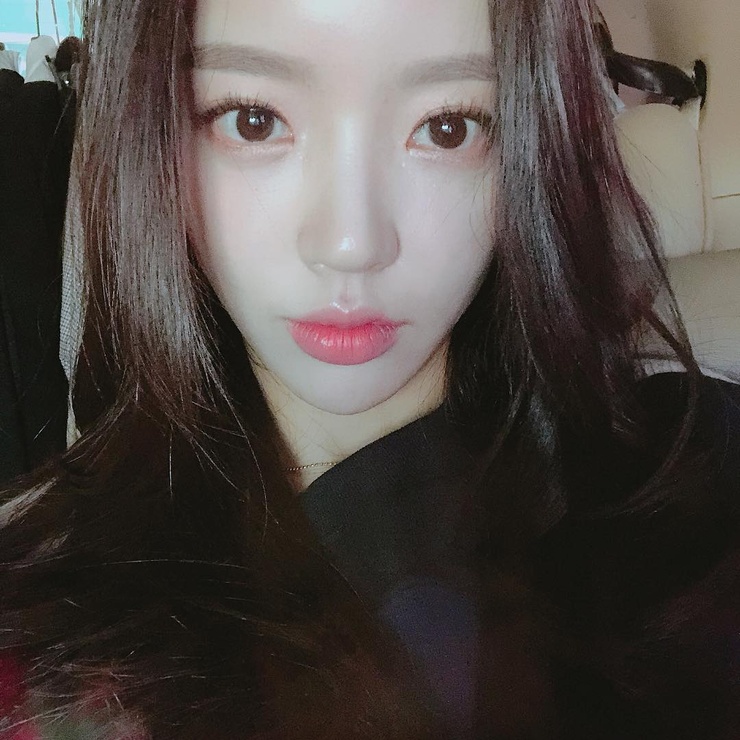 Picture of Hong Ji-Yoon