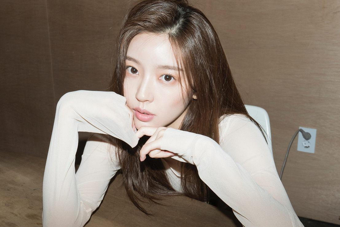 Picture of Hong Ji-Yoon