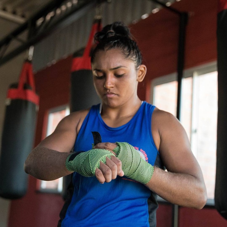 Viviane Pereira picture