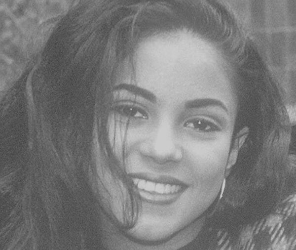 Shakira face close up