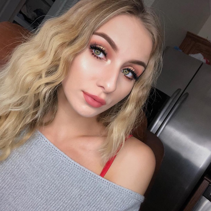 Picture of Danielle Renaee