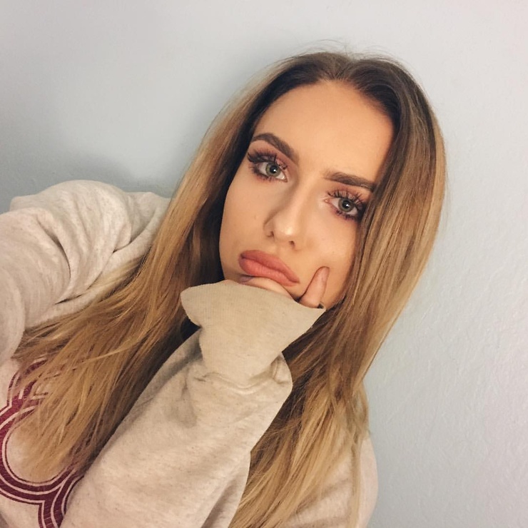 Picture of Danielle Renaee