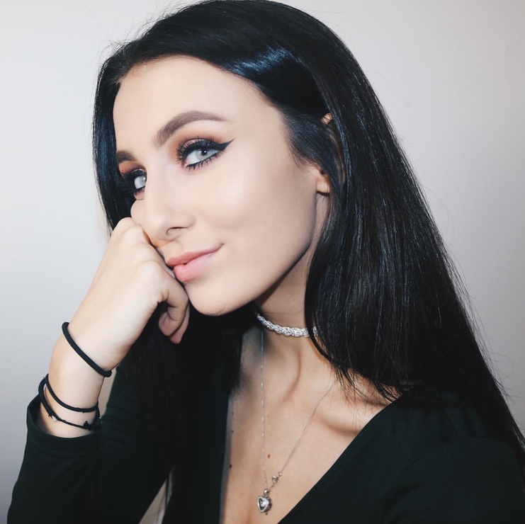 Danielle Renaee image