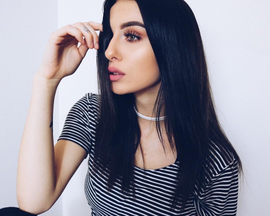 Danielle Renaee picture