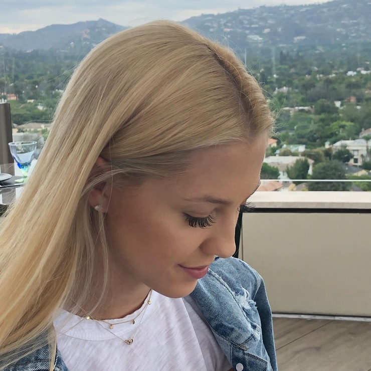 Picture of Ava Sambora